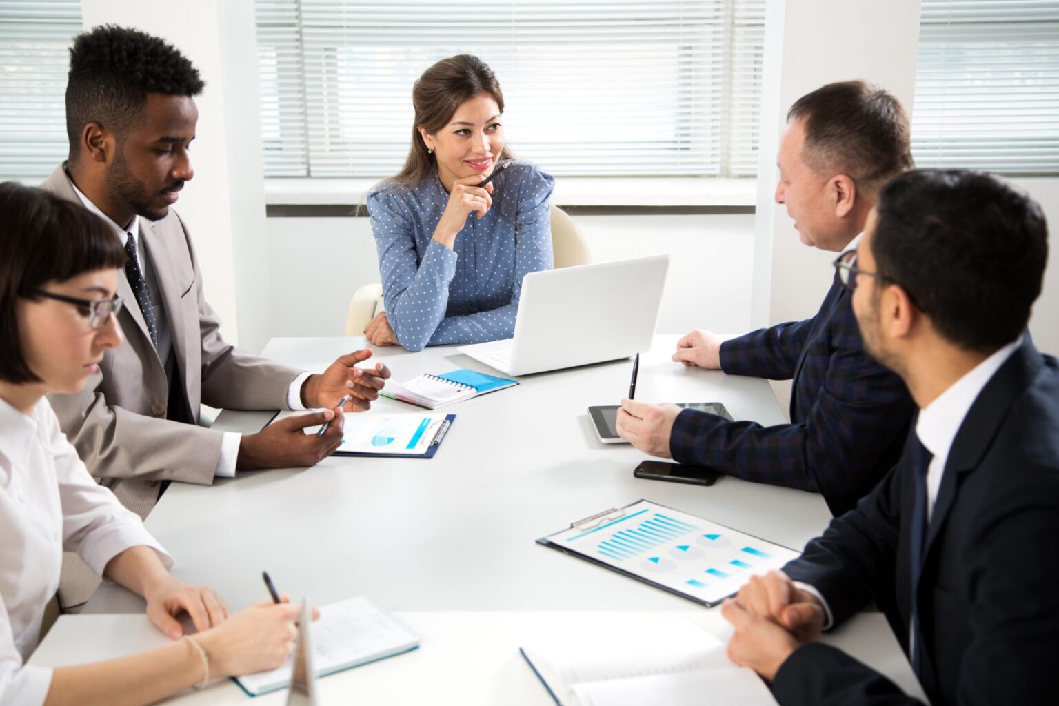What Makes a Successful Accounting Team? Key Characteristics and Best ...